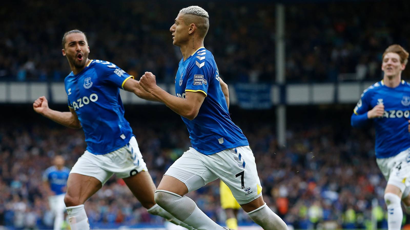 Moyes' own Richarlison: Everton are brewing a "menacing" new forward