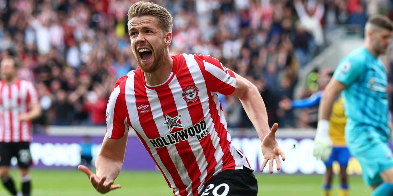 Claims Rodgers is now talking to ex-Celtic star to replace Carter-Vickers