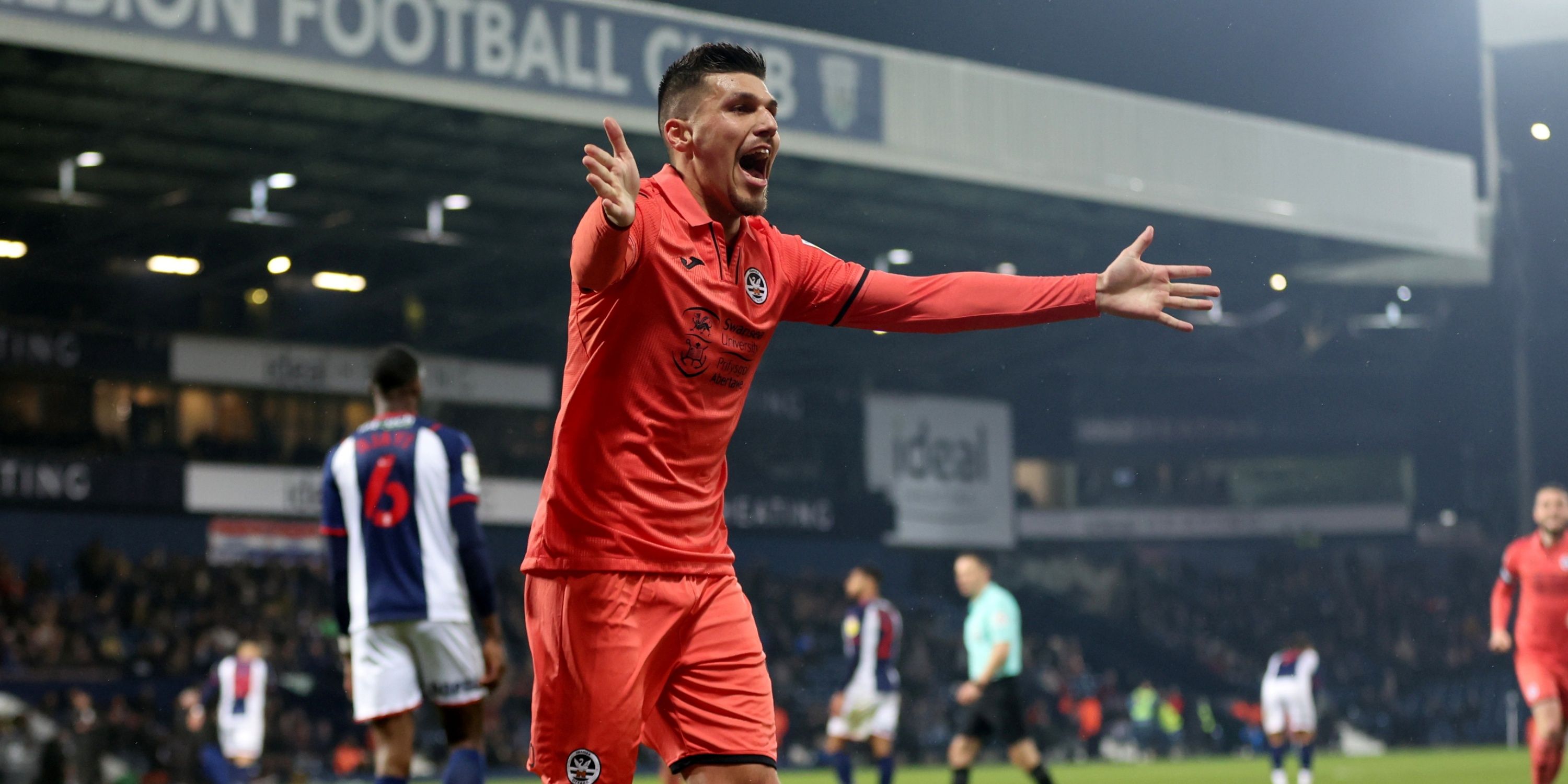 Leeds could unleash £1m "goal machine" to partner Piroe