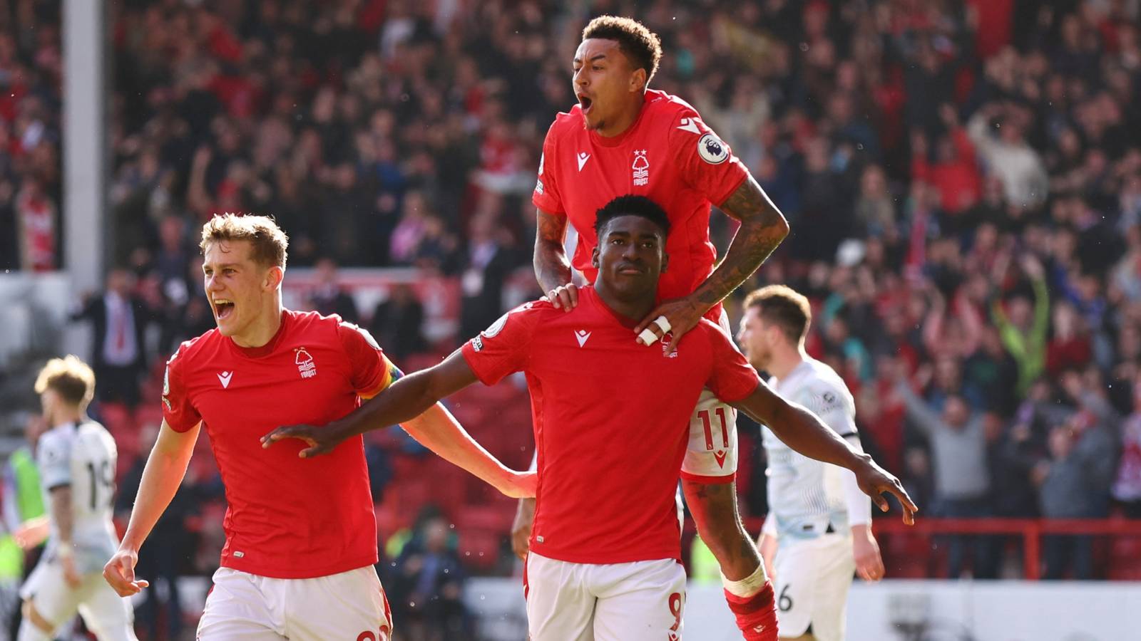 Everton could offer shock Premier League lifeline to Jesse Lingard