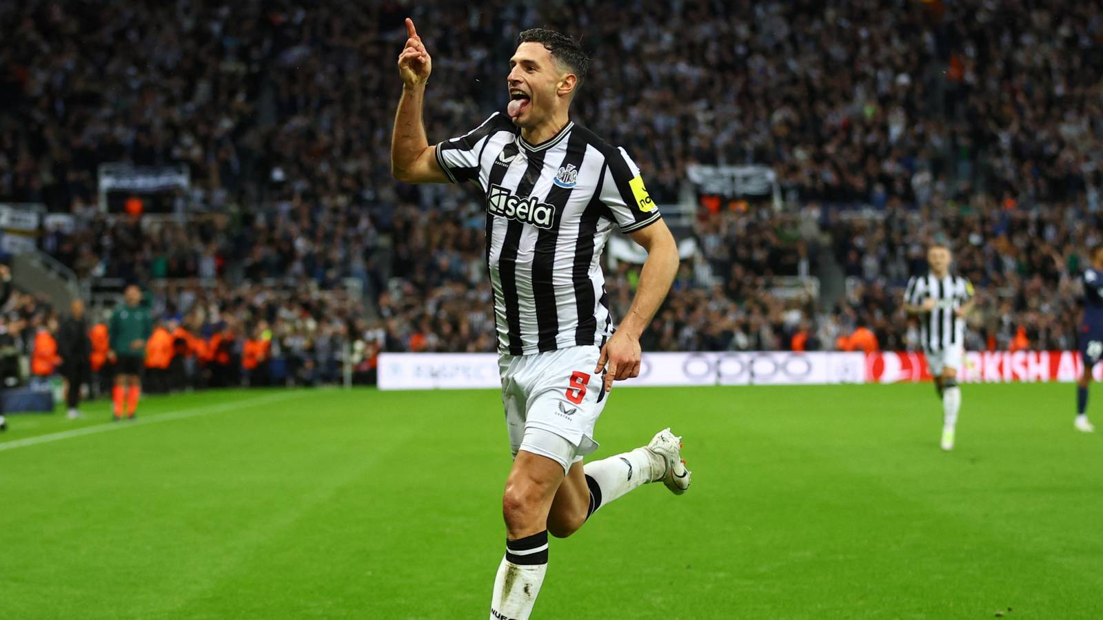 Newcastle: Howe could unearth Schar heir in 18 y/o "huge prospect"