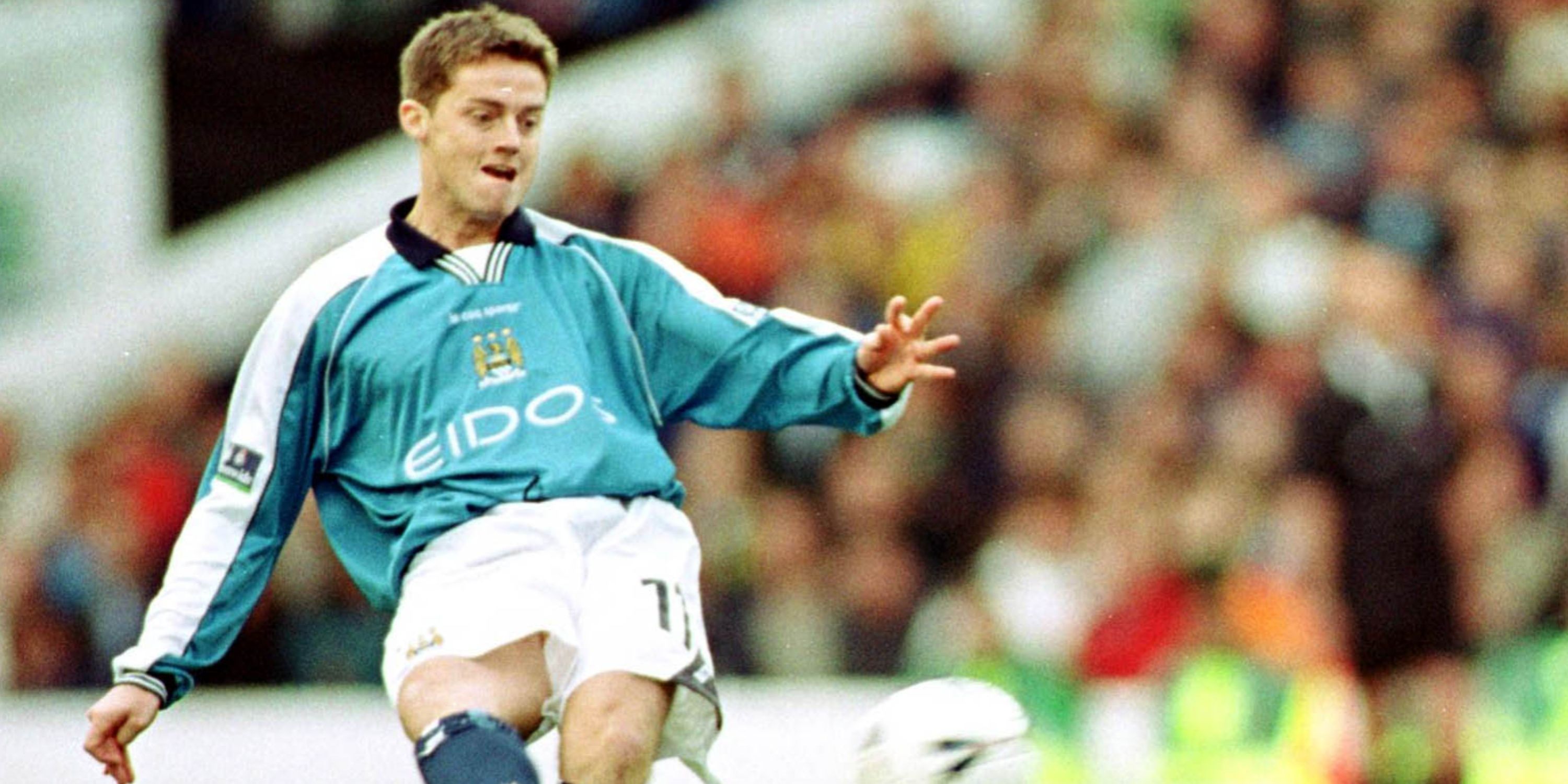 Who has played for both Manchester United and Manchester City?