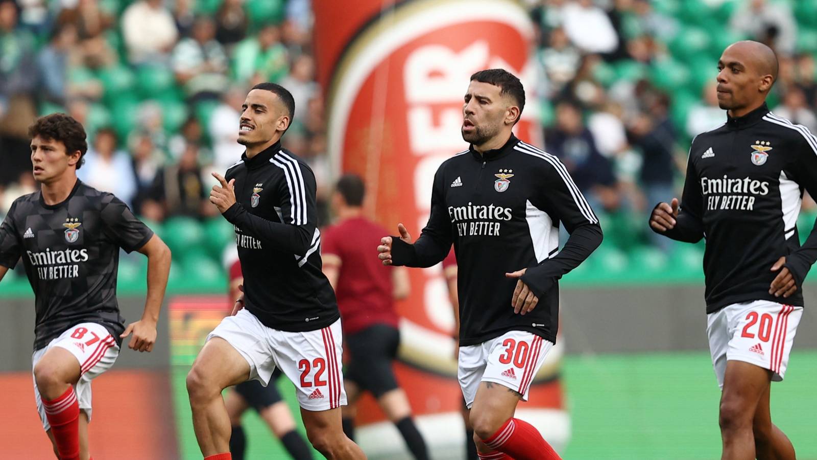 Possible record transfer: Man Utd make first move to sign new "warrior"