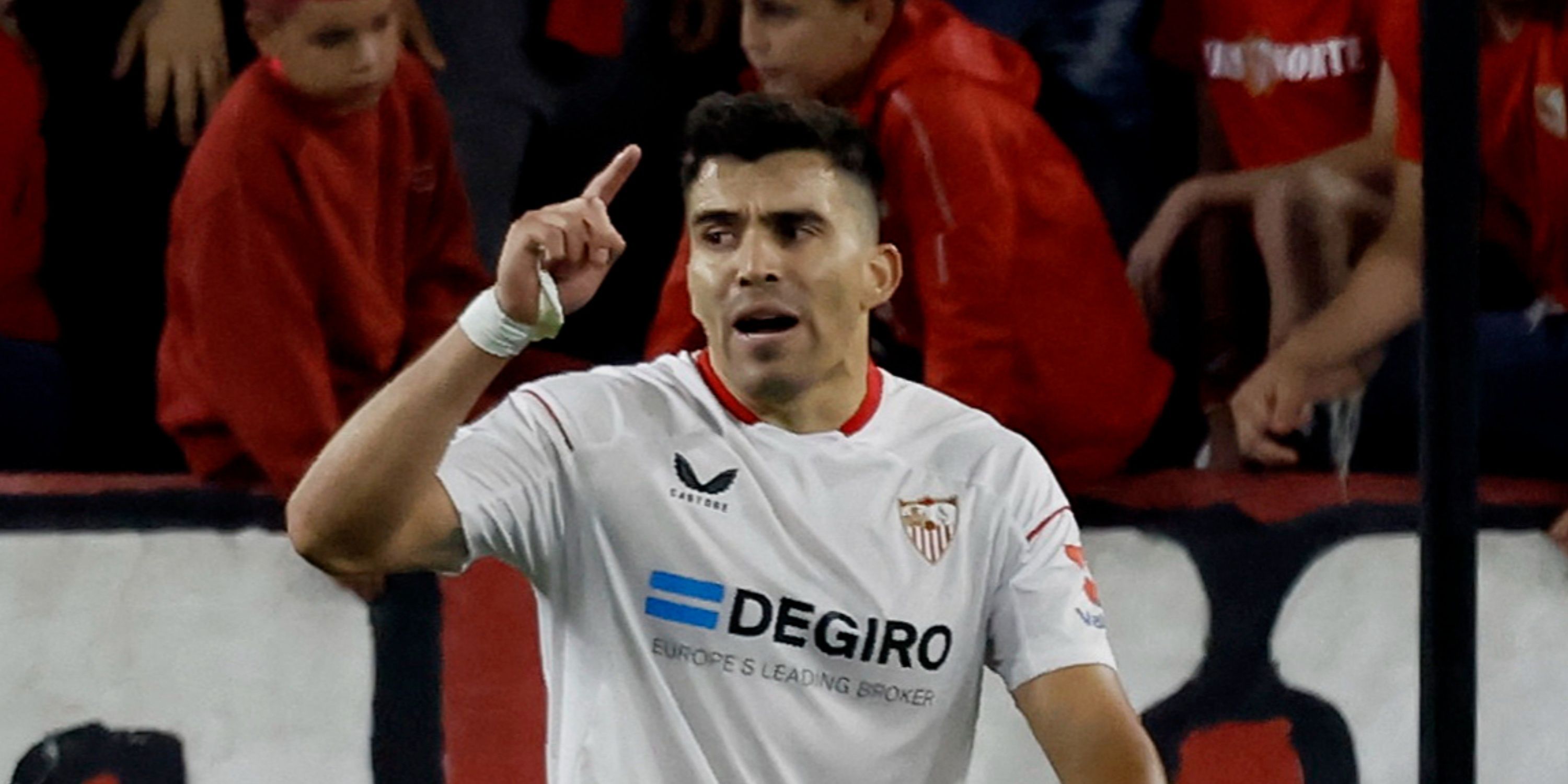 Club now hoping Aston Villa will bid for “top defender” after blocking move