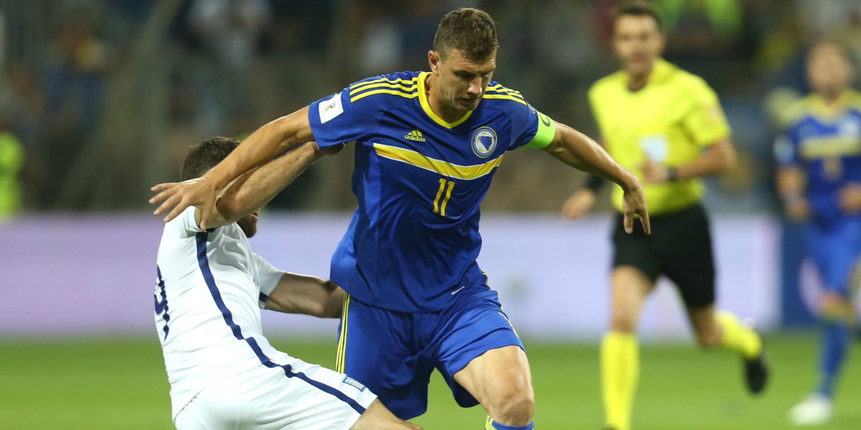 The 10 craziest red cards in football (Ranked)