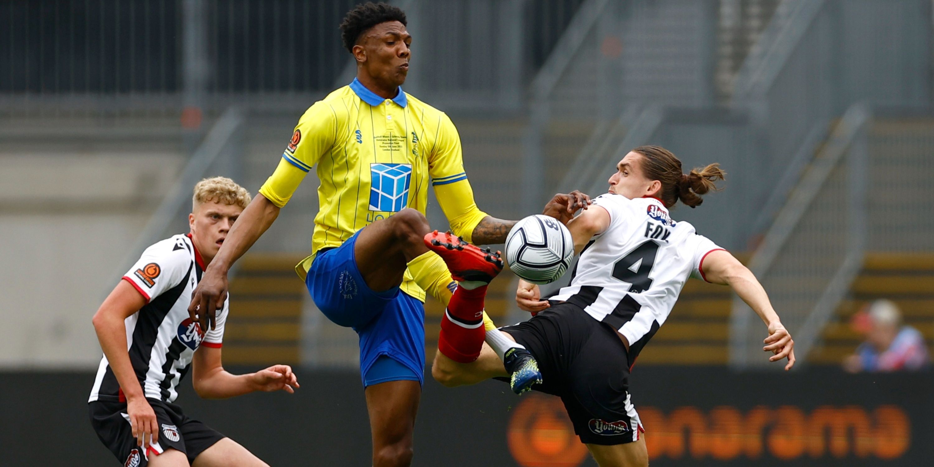 The 10 Tallest Football Players in the World in 2024 (Ranked)