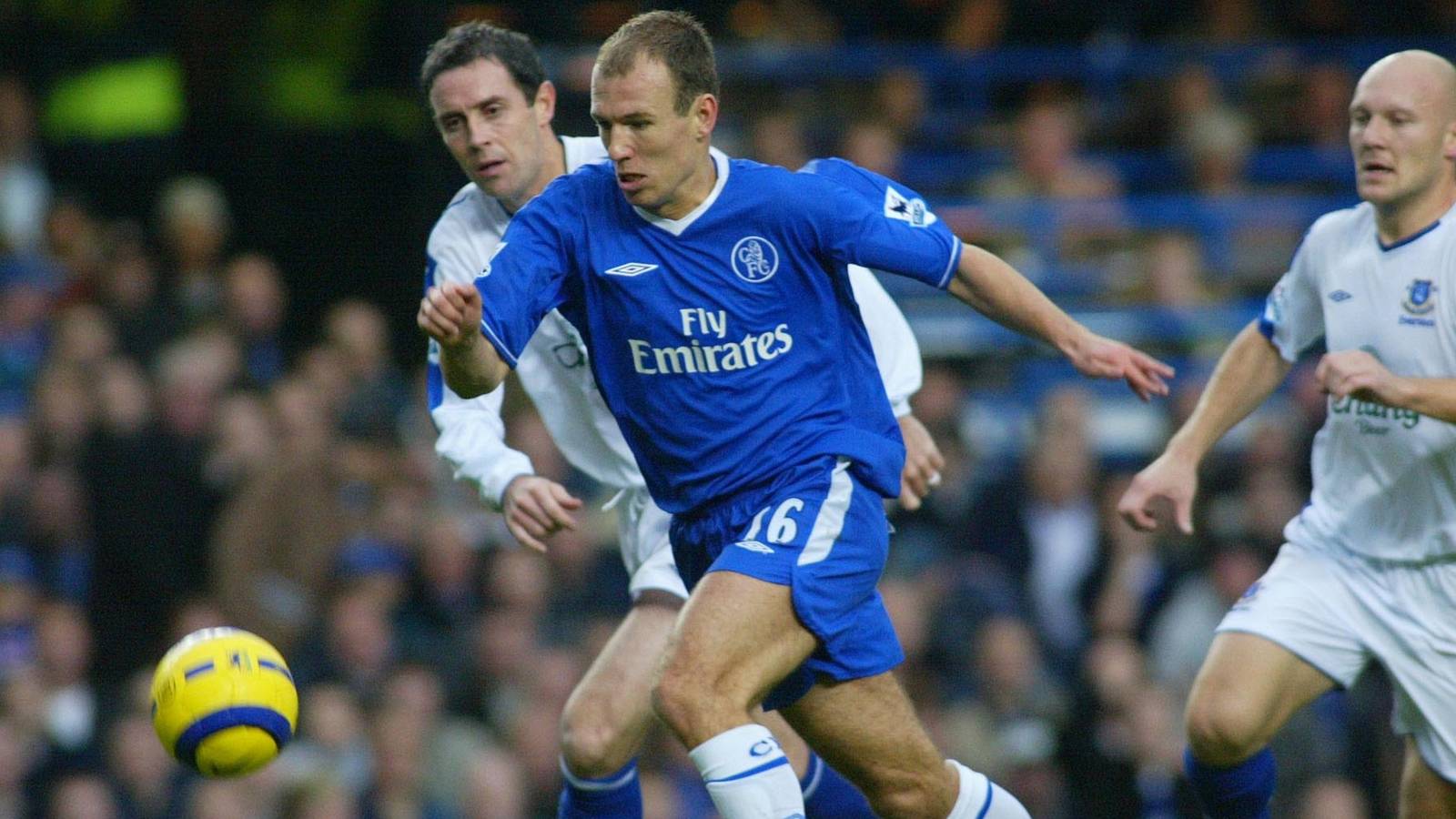 Chelsea can sign the club's best left-footer since Robben in £52m "machine"