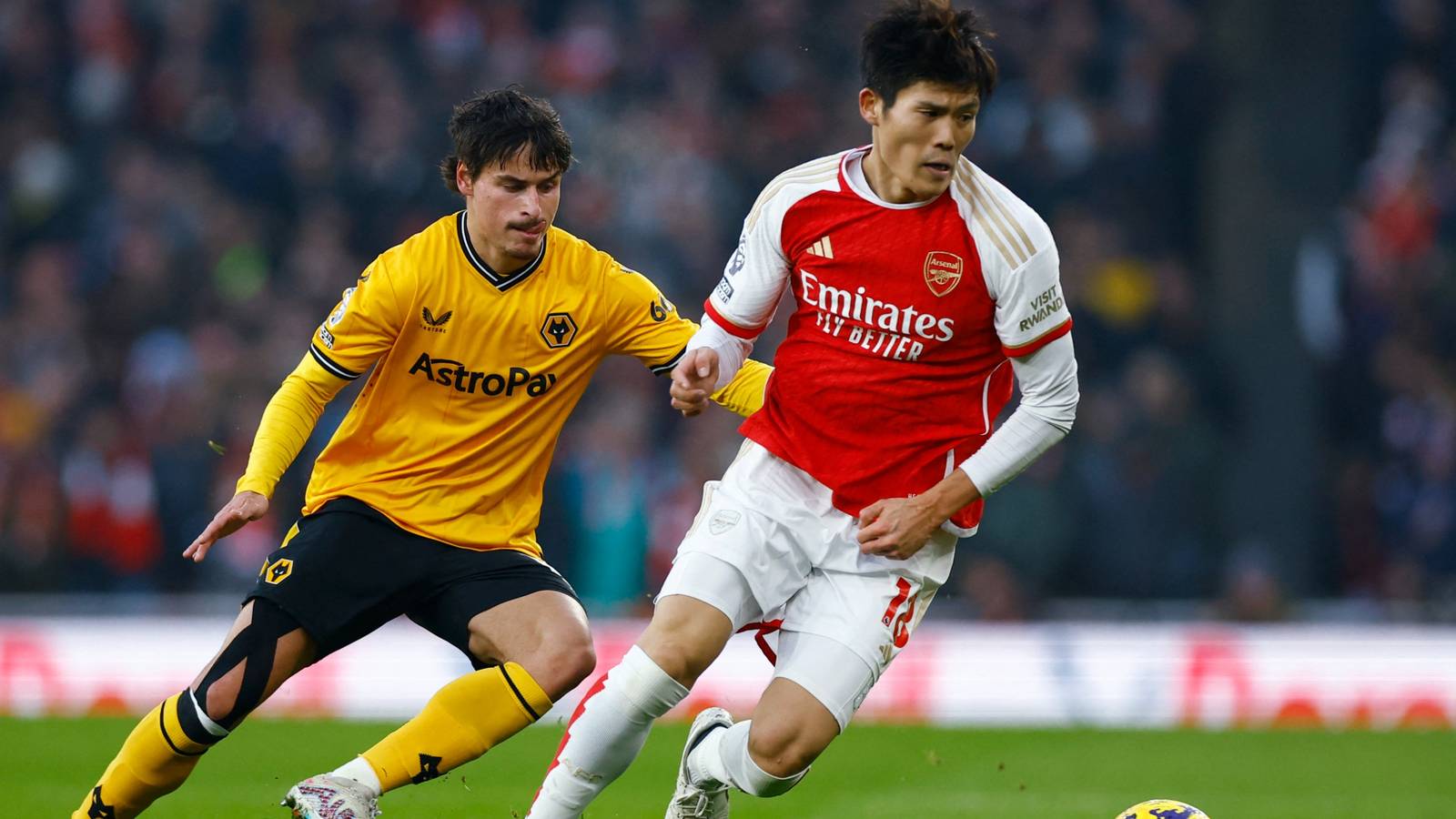 Arsenal join race to sign "unstoppable" Tomiyasu replacement in Jan