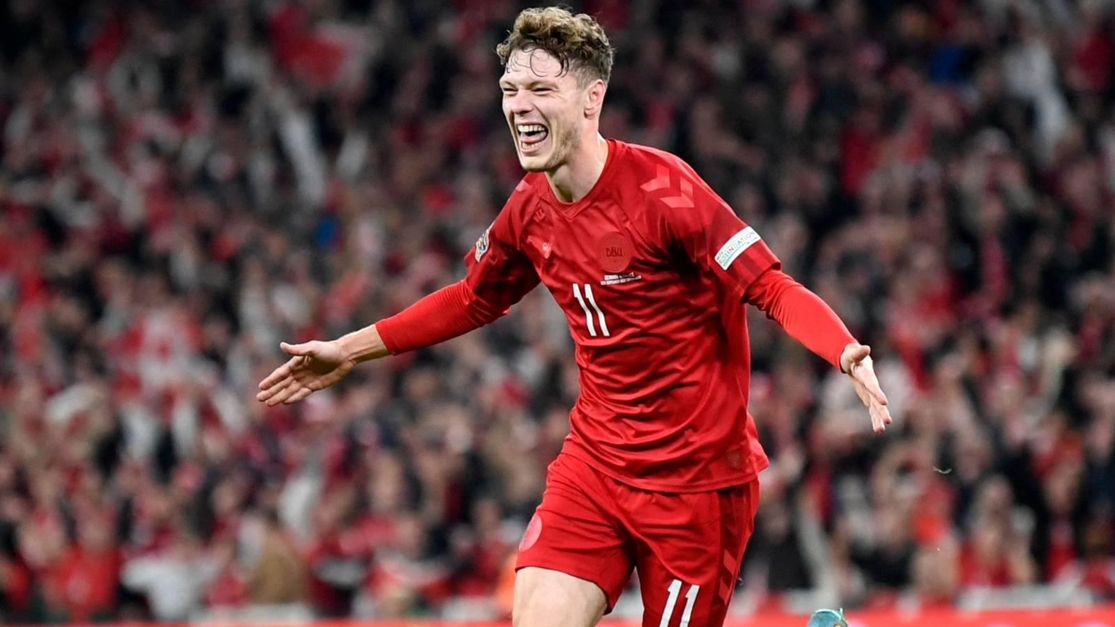Rangers agree Andreas Skov Olsen signing as £12m ace travels for medical