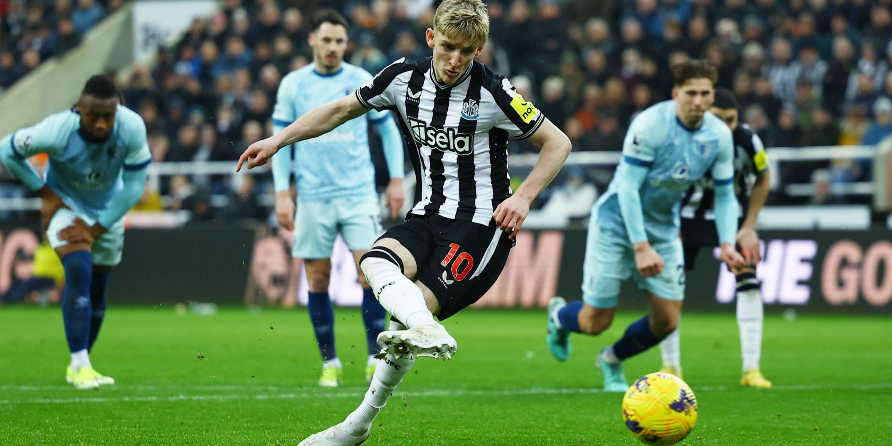 All 20 Premier League Clubs' Best Chants & Lyrics