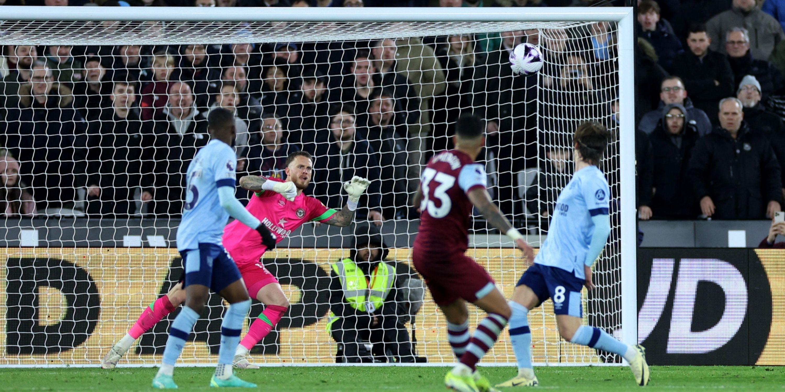 All 20 Premier League Clubs' Best Chants & Lyrics