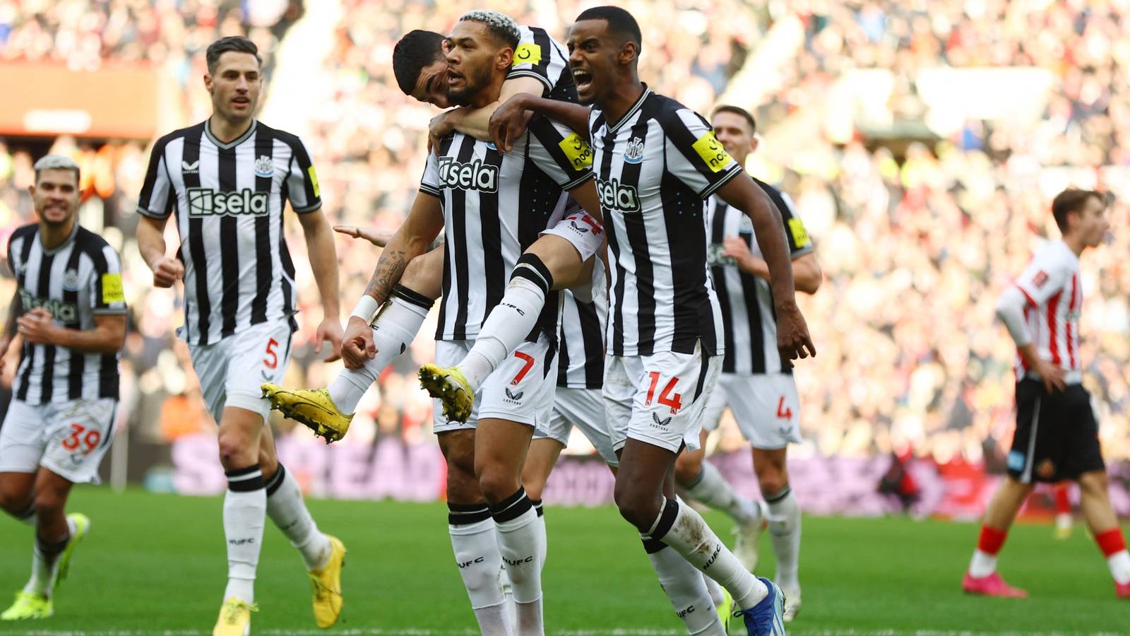 Newcastle braced for significant offer for "incredible" £150k-p/w stalwart