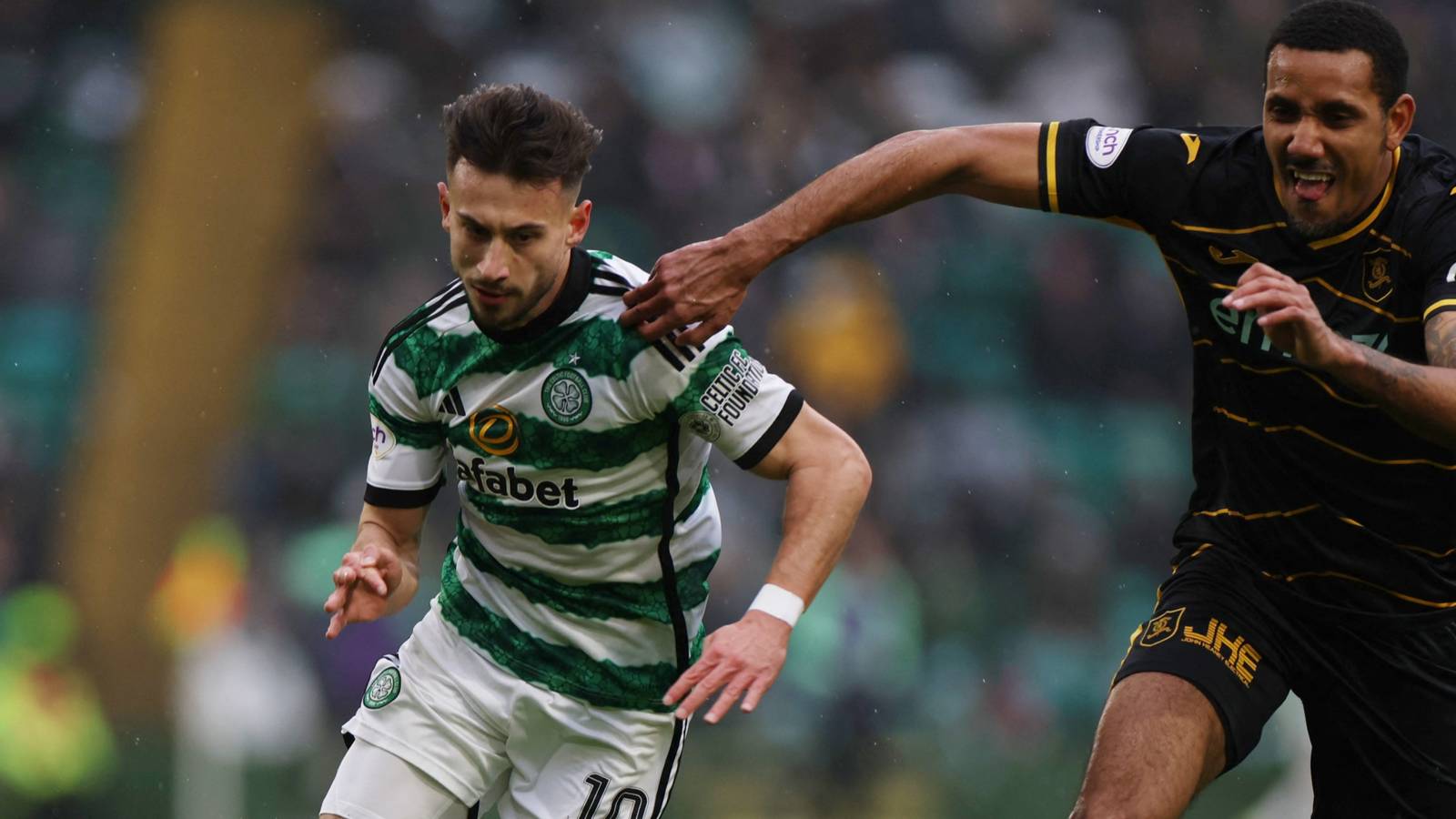Dream Kuhn replacement: Celtic weighing up bid to sign "electric" £12m star