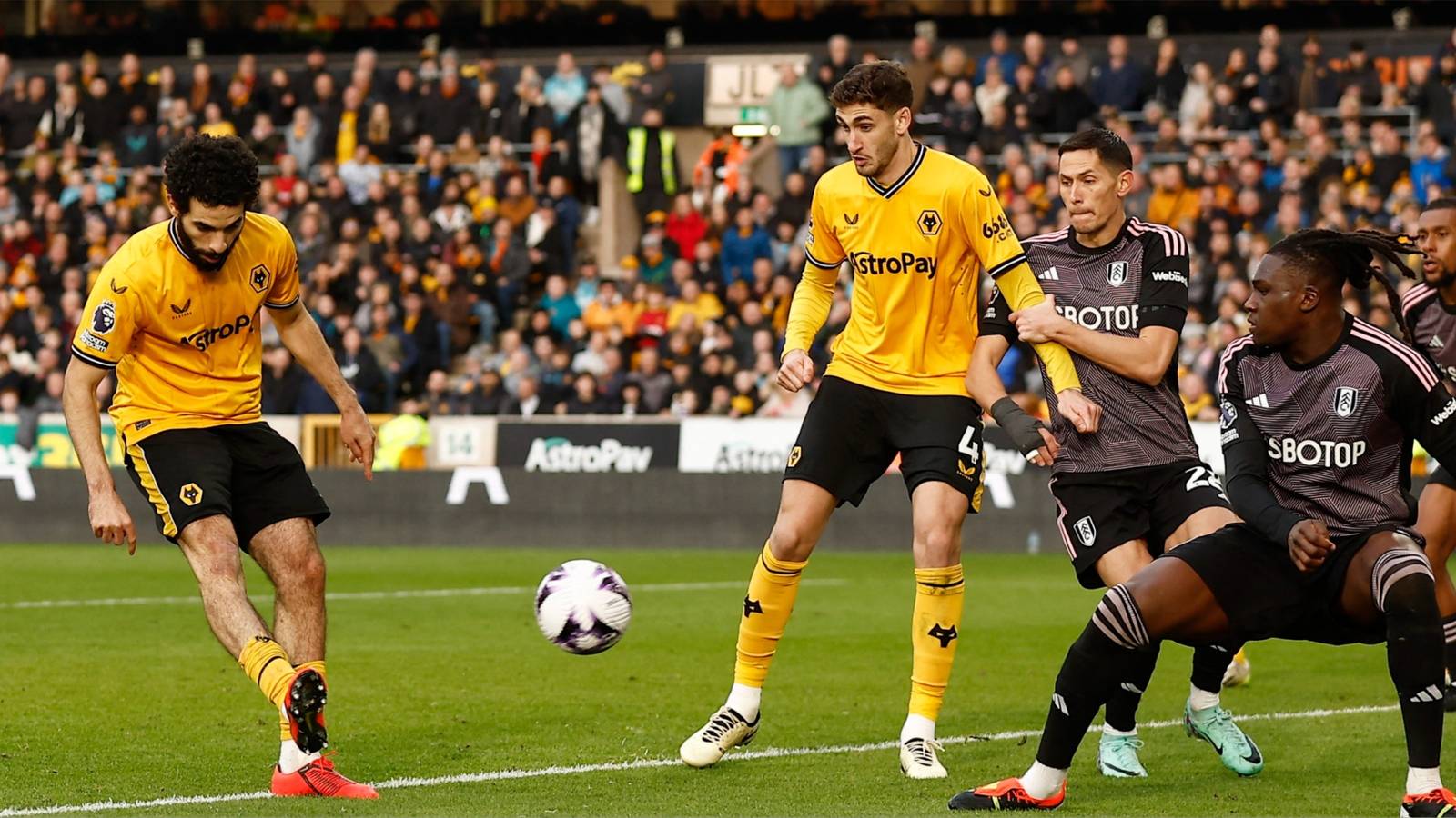 Wolves star who won 4 duels was as good as Ait-Nouri vs Fulham