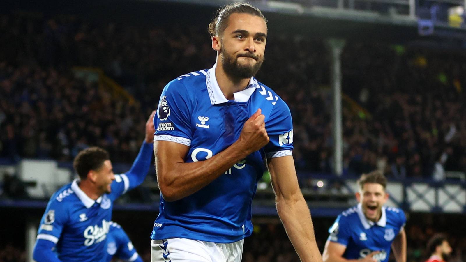 Newcastle make bid for £50k-p/w Premier League star alongside Calvert-Lewin