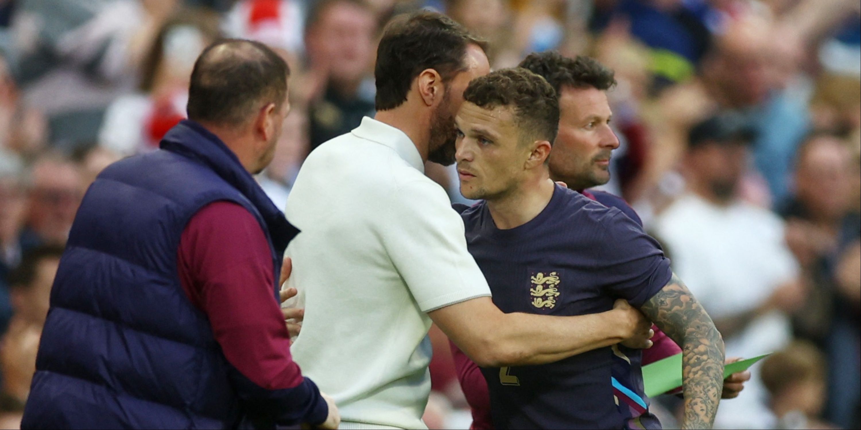 Howe must offload Newcastle star who earns more than Gordon