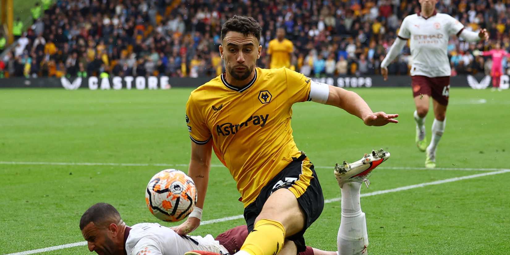 Newcastle make bid for £50k-p/w Premier League star alongside Calvert-Lewin