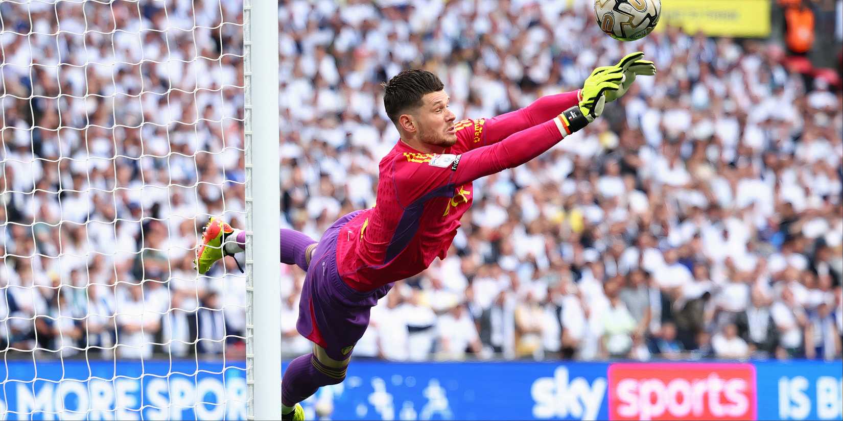 Graham Smyth now shares int'l break injury news from Leeds on Manor Solomon