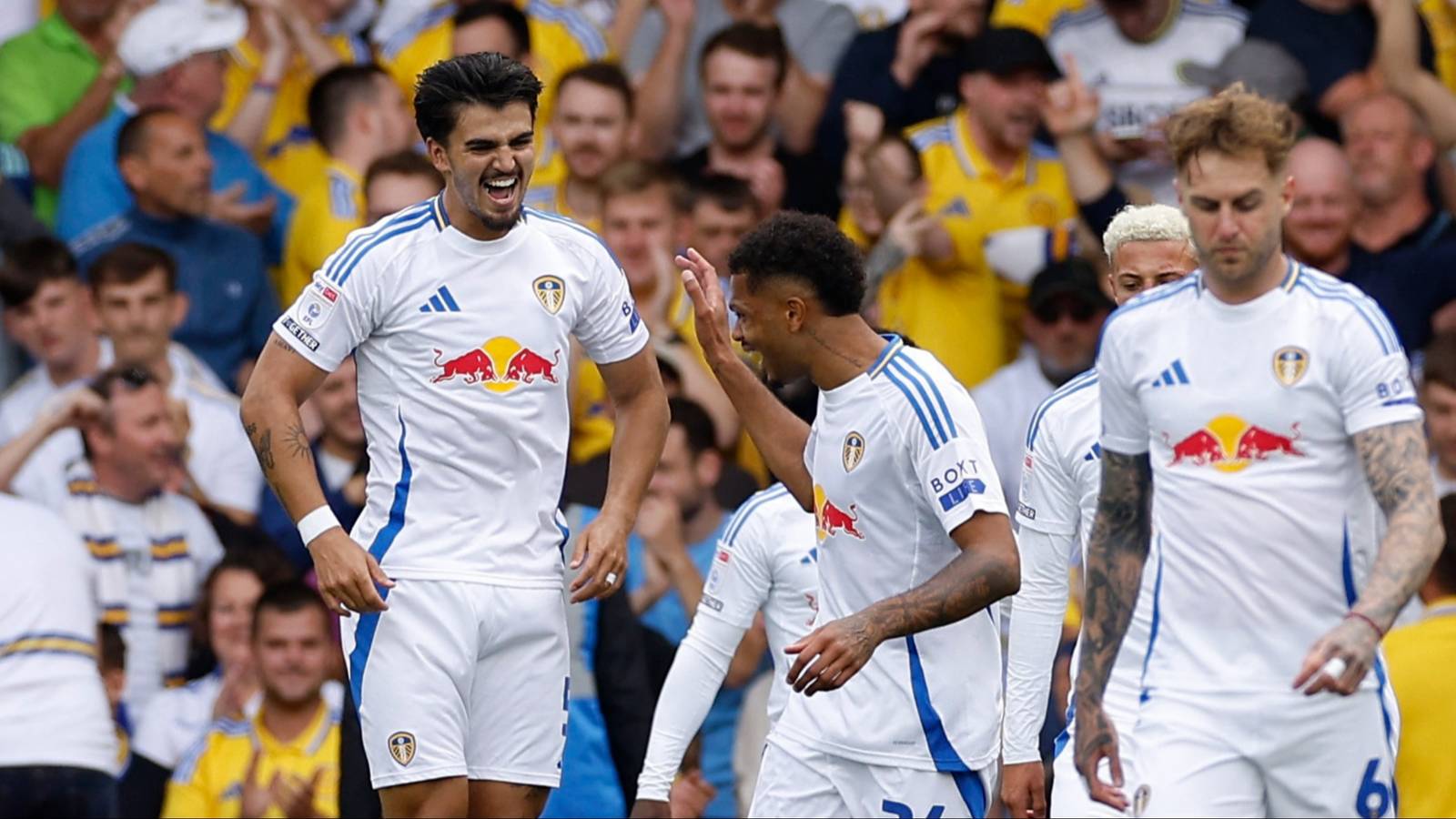 He's "impressed" Farke: Leeds could ease Struijk blow by unleashing teen