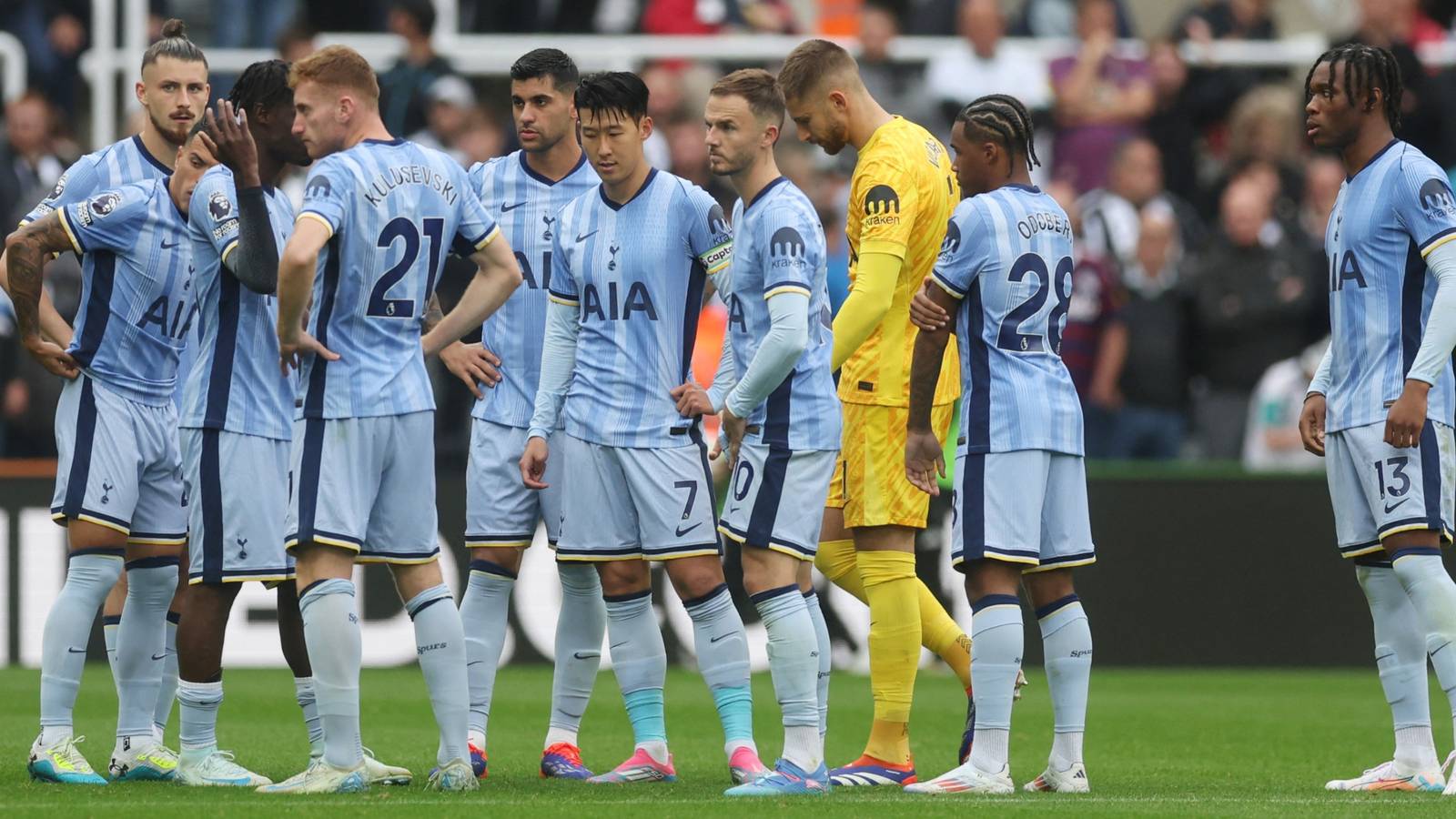 "Top class" Tottenham attacker seals out-of-window move to European club