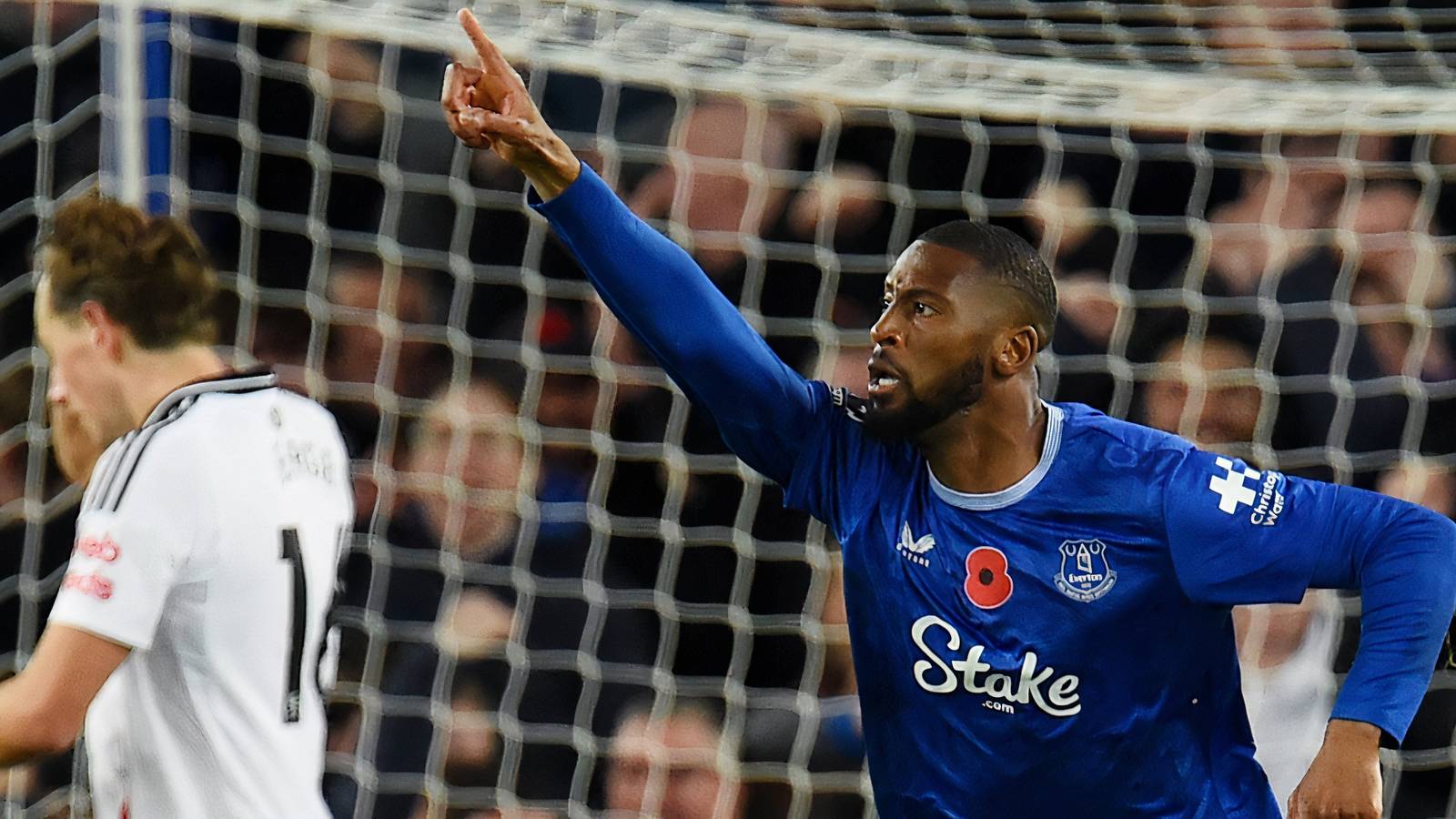 Everton could make Beto unplayable by signing "explosive" EFL star