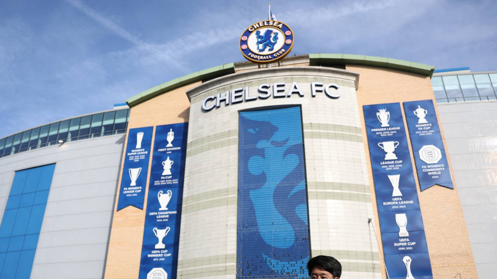 £144k-per-week Chelsea player gives "green light" to join surprise new club