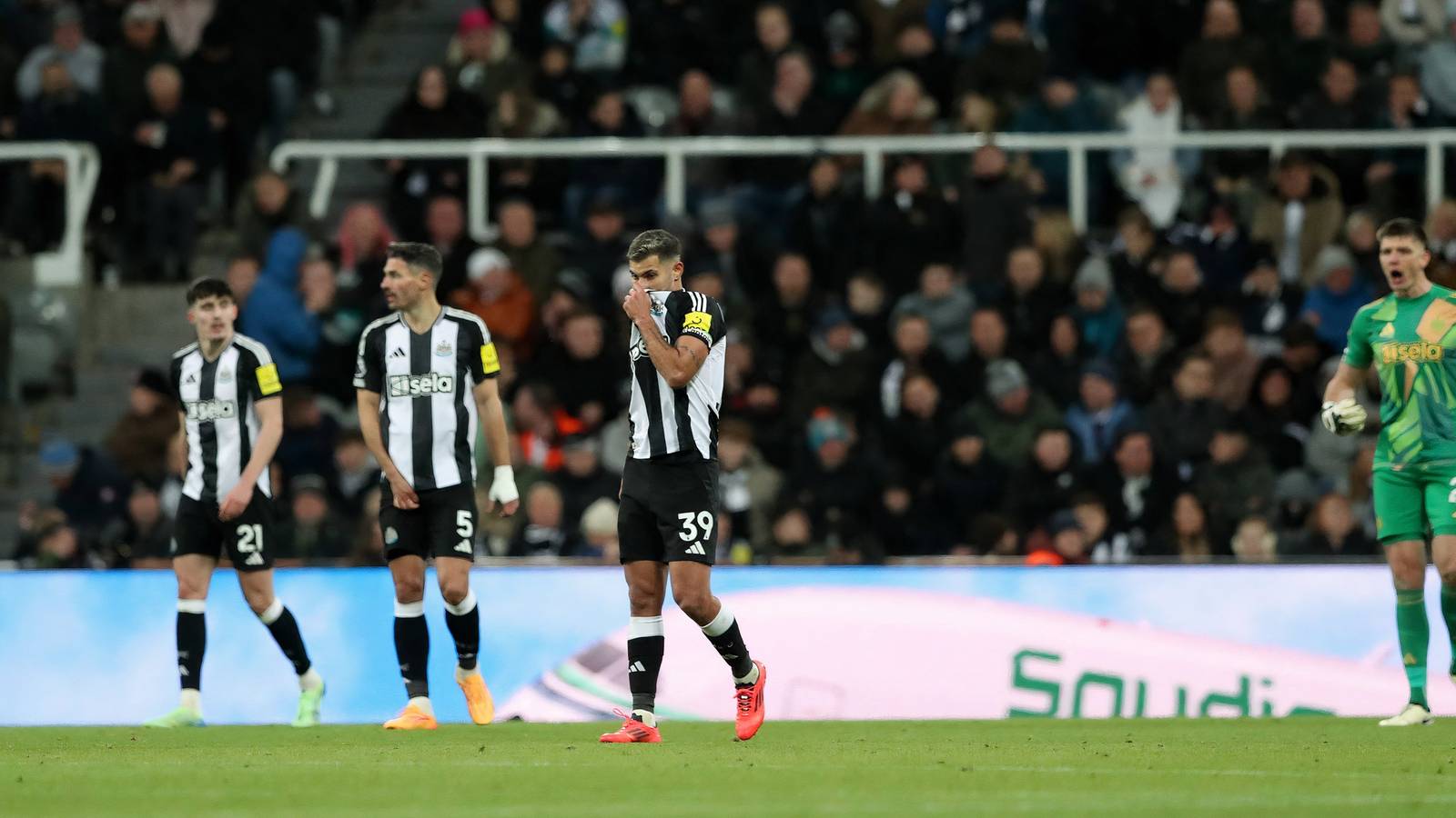Howe must finally drop 5/10 Newcastle star who had fewer touches than Pope