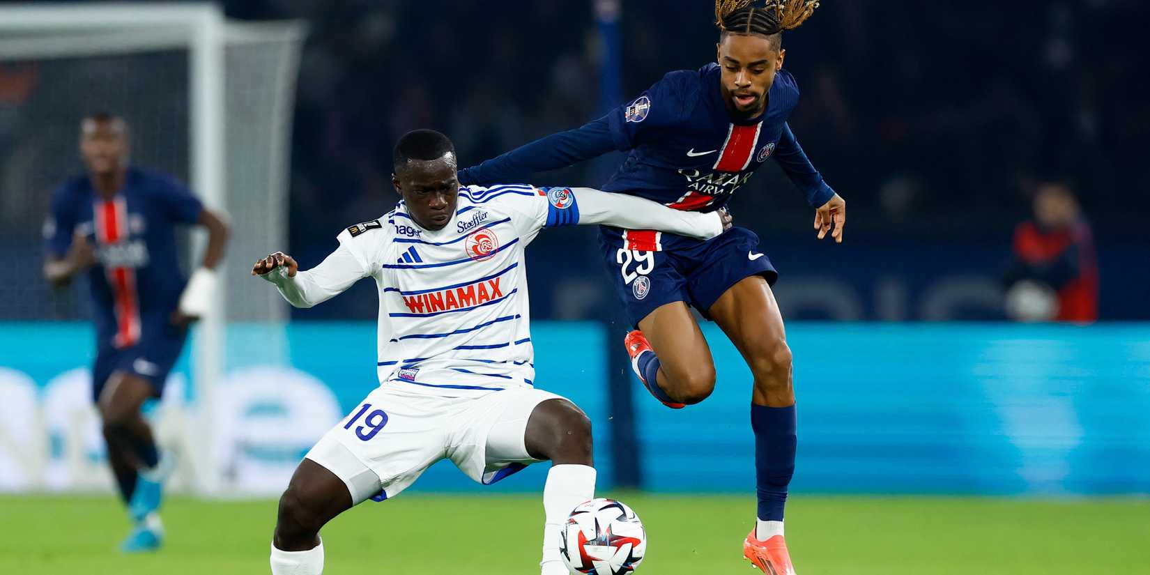 Everton and Brighton now "ready to make their move" to sign £17m midfielder