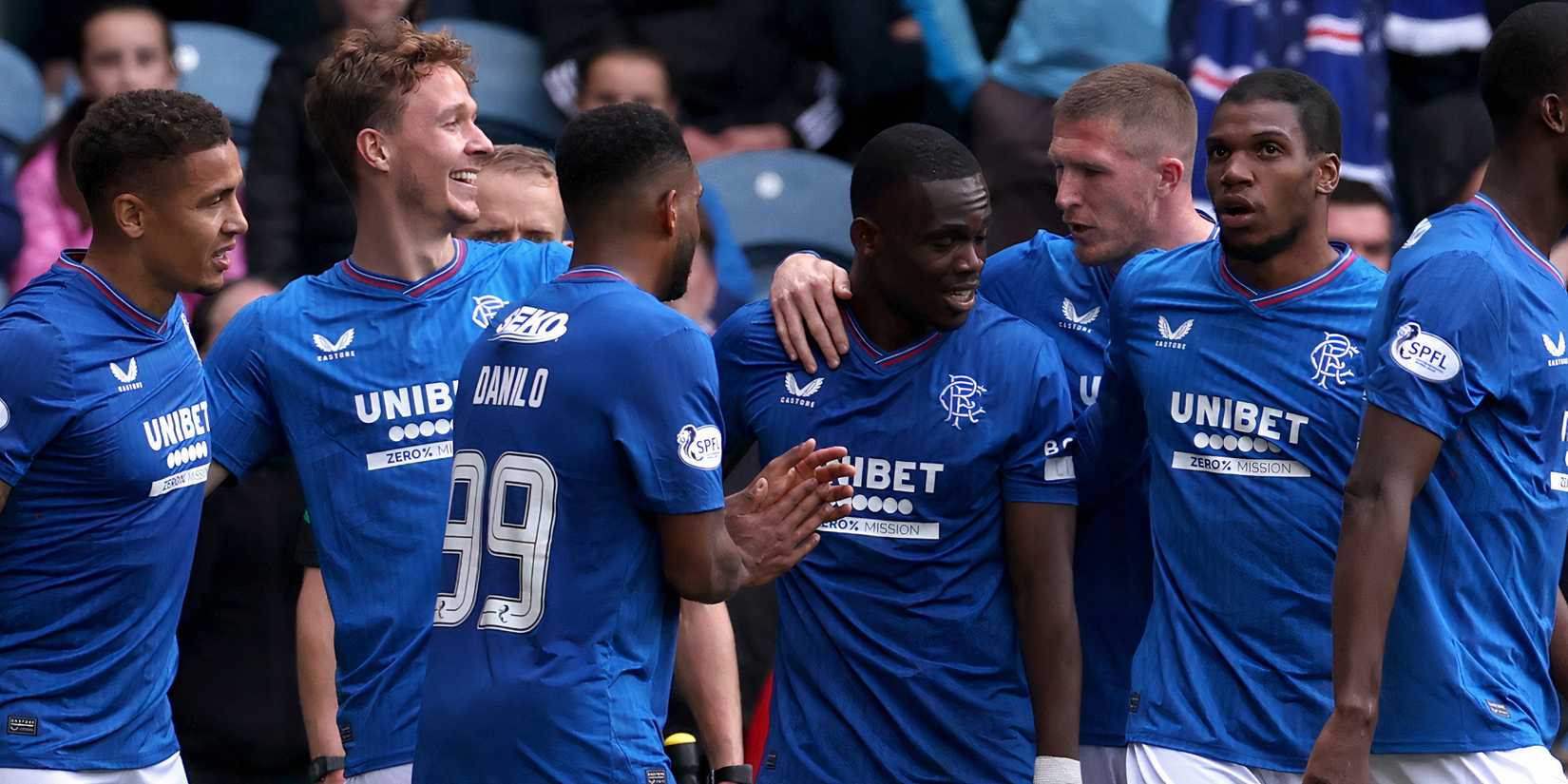 Imagine him & Hogh: Norwich pursuing late deal to sign "electrifying" star