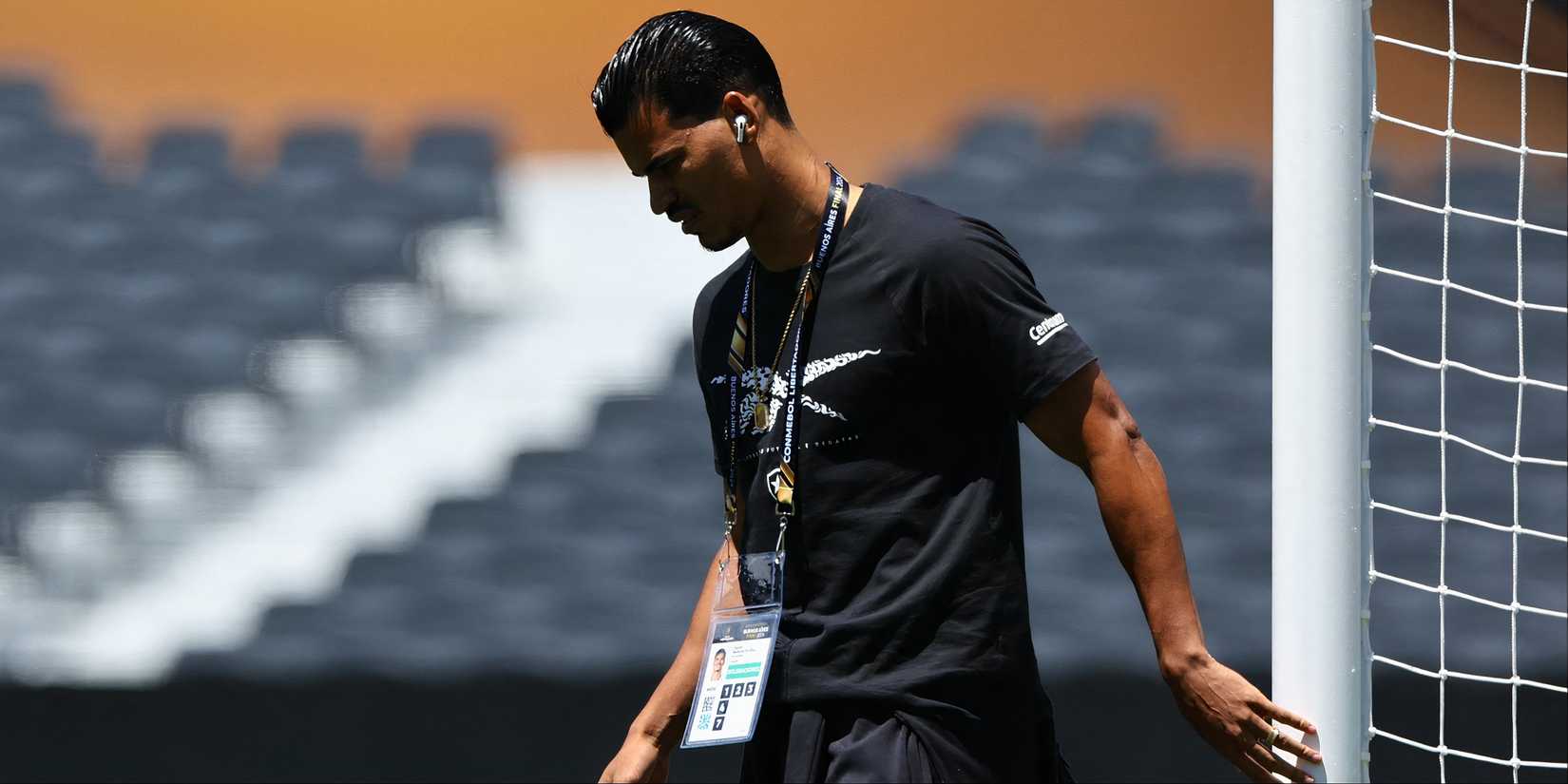 Everton offered chance to sign 28 y/o midfielder in £2m January transfer