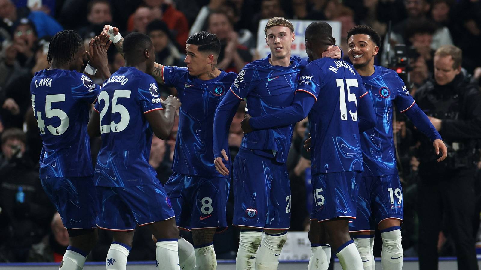 Chelsea now make £50m offer to sign "exceptional" in-demand centre-back