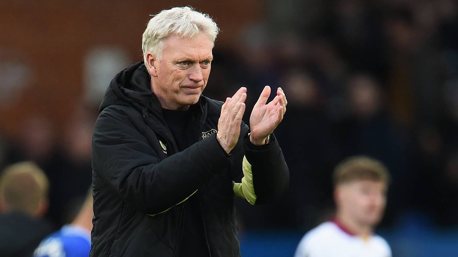Everton hold talks with "really good" £90k-a-week midfielder who Moyes ...