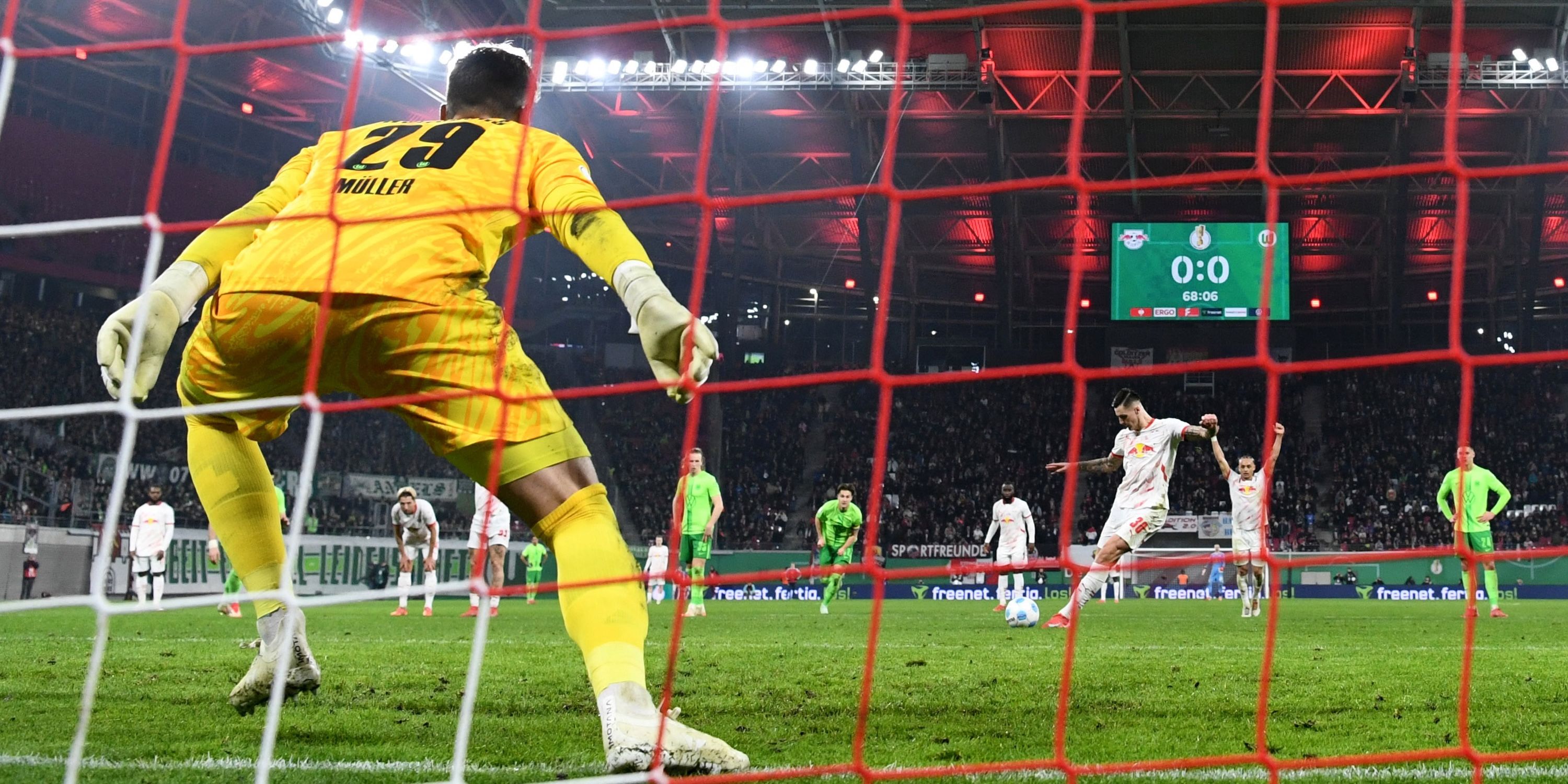 Sky reporter: Chelsea express "concrete interest" in "amazing" £66m striker