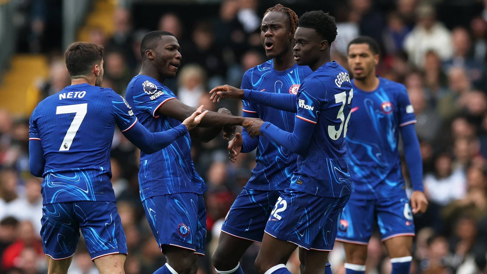£60m Premier League forward has spoken to friends about joining Chelsea