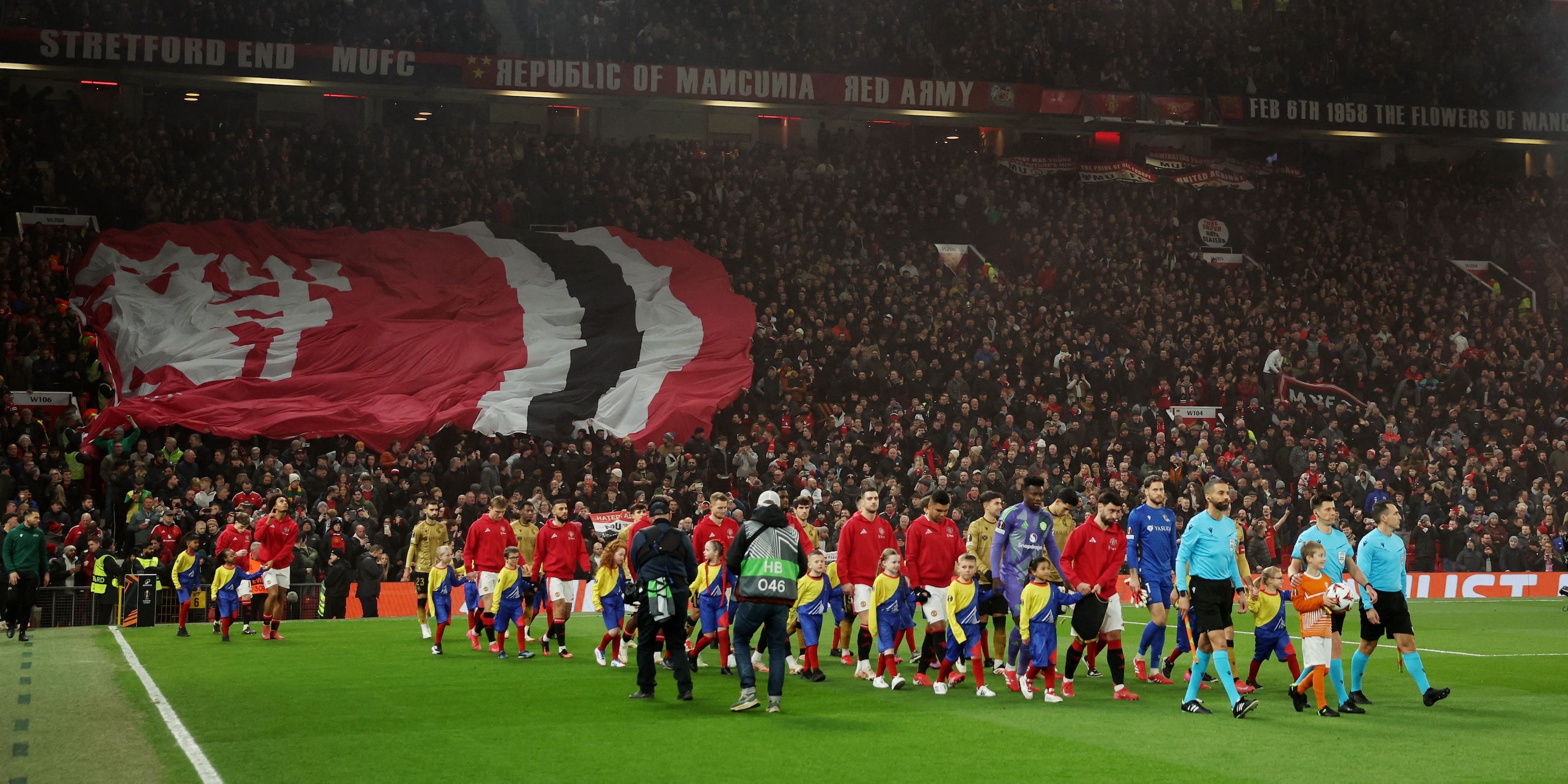 Man Utd willing to table £13m offer to complete signing of "vital" 16 y/o