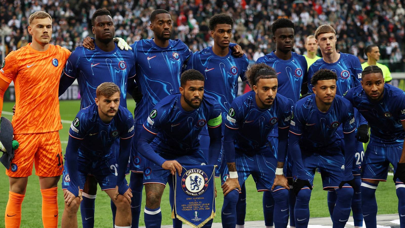 Chelsea offer £21m striker a 6-year contract, agreement "just a matter ...