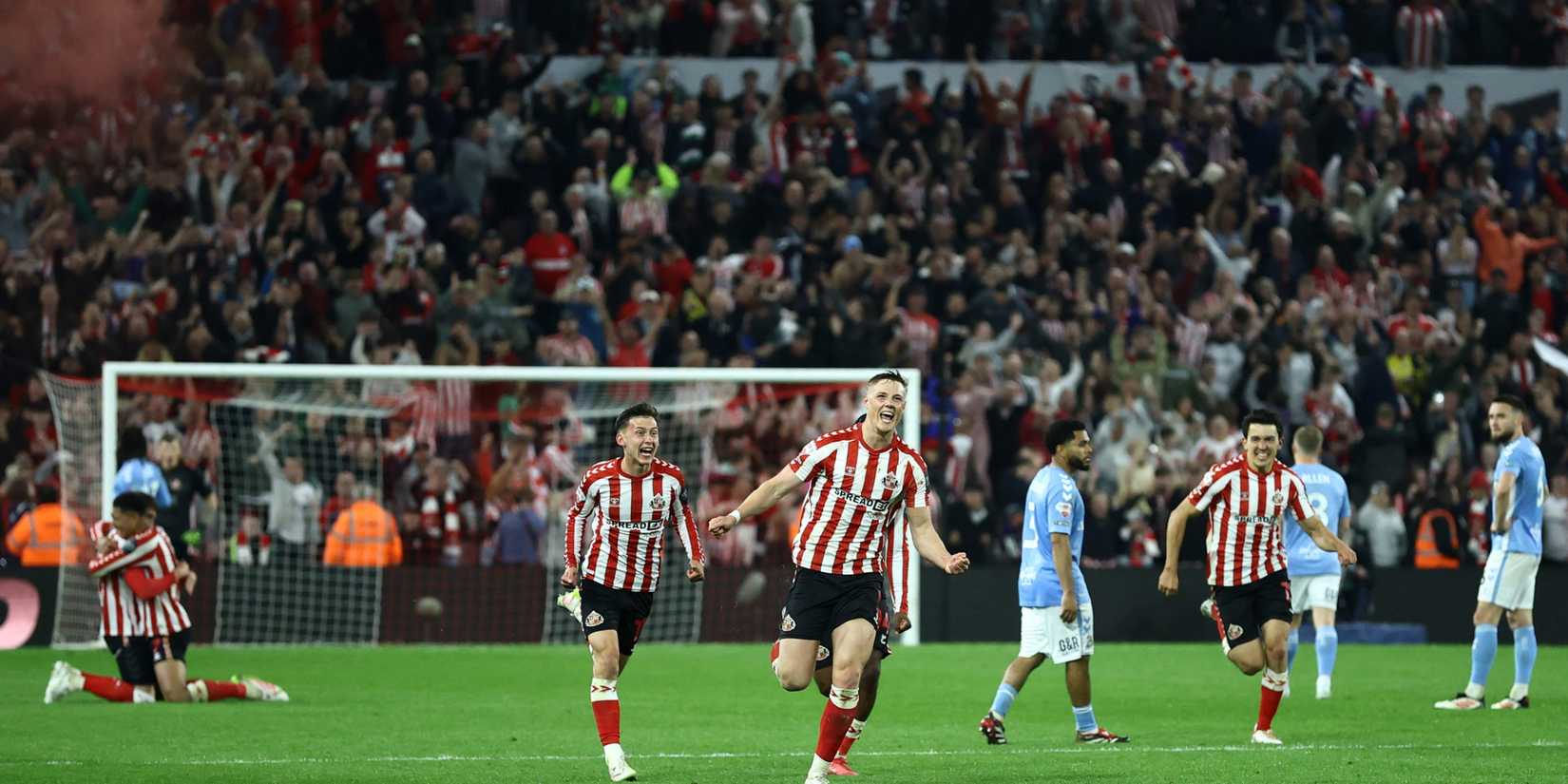 He was saved by Ballard: Le Bris must axe 5/10 Sunderland star at Wembley
