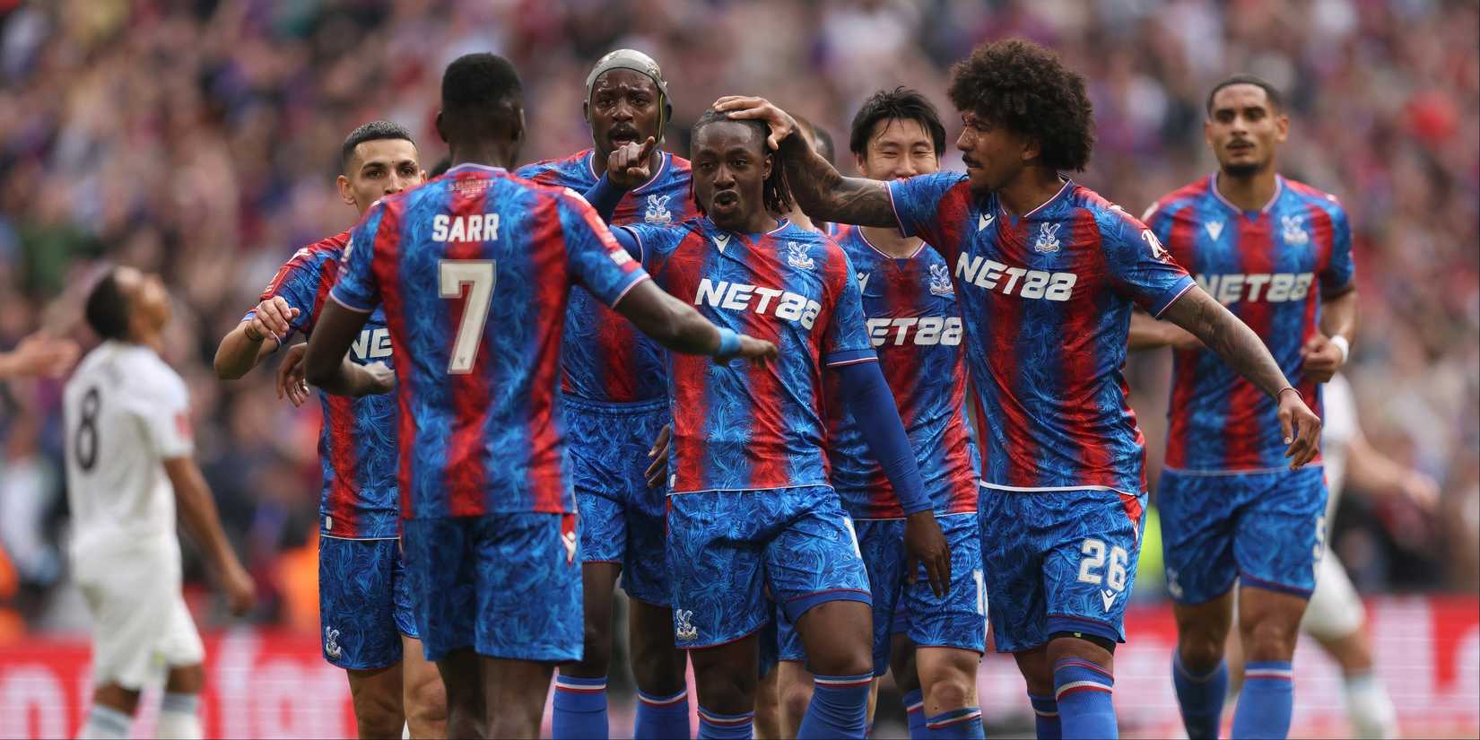 Chelsea hold talks with £100k-per-week England star this week