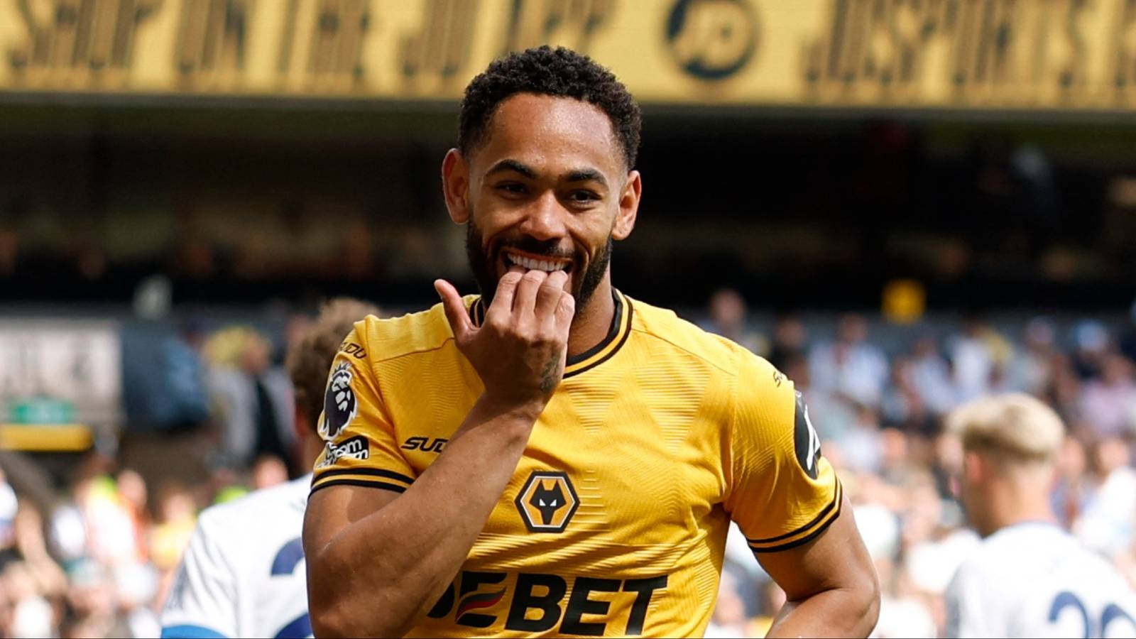 Terms agreed: Wolves breakthrough in move for "number 10" to replace Cunha