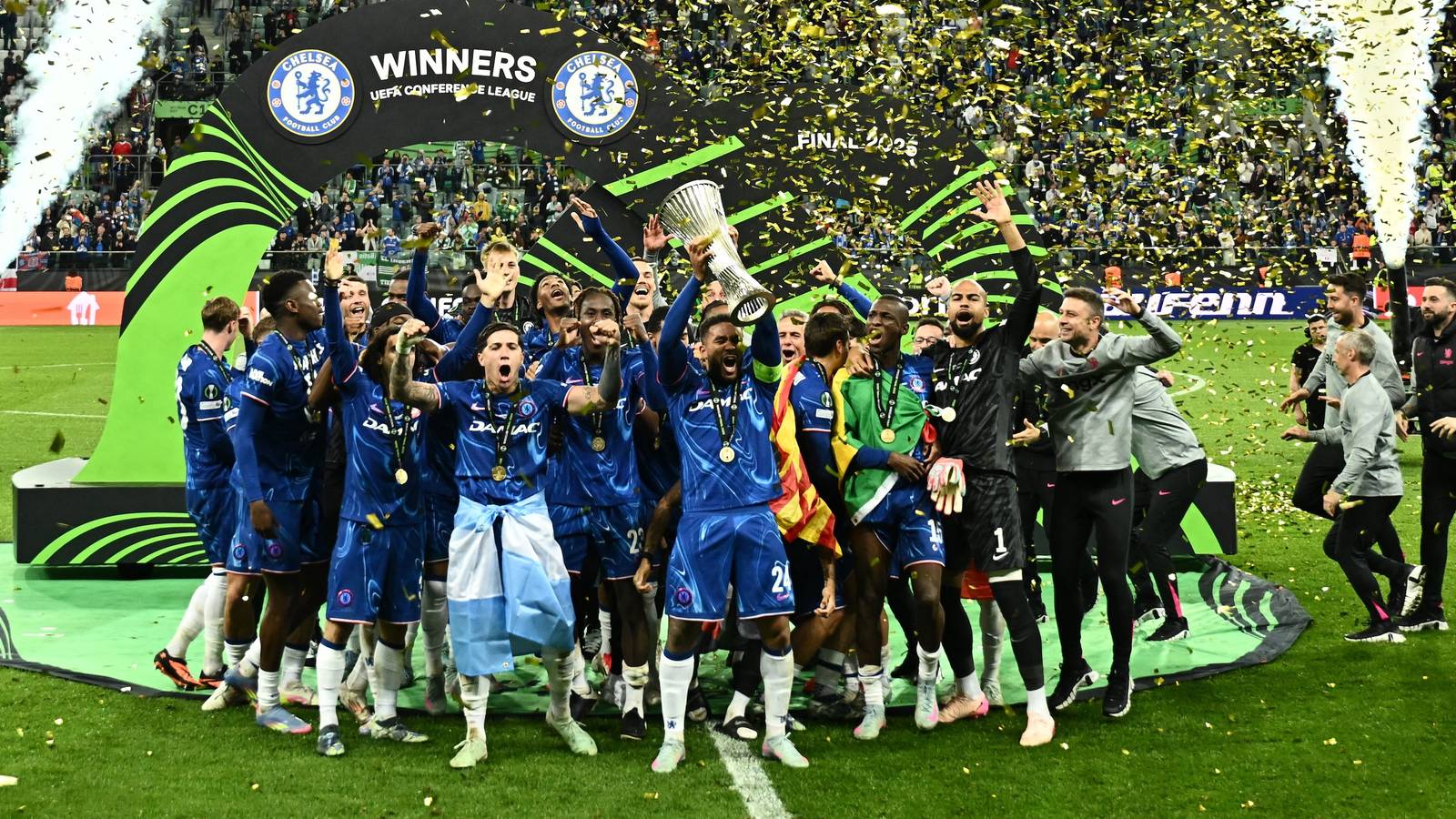 Chelsea leading race for £67m "monster" and pushing hard to get deal done