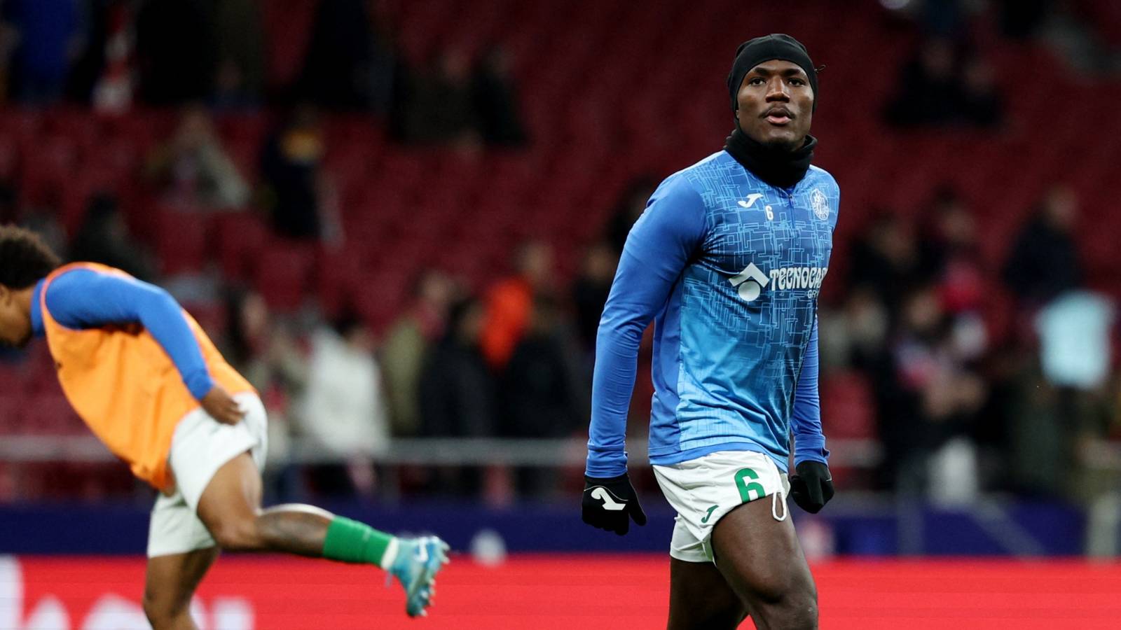 Wolves battling to sign "fabulous" versatile star who is available for £21m