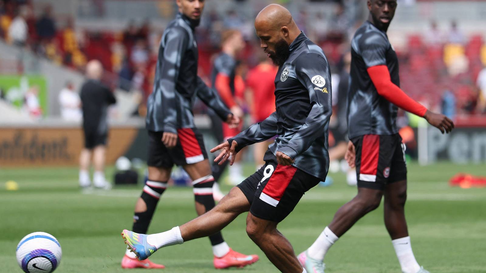 Man Utd make enquiry to sign "special" £60m Chelsea star with Bryan Mbeumo