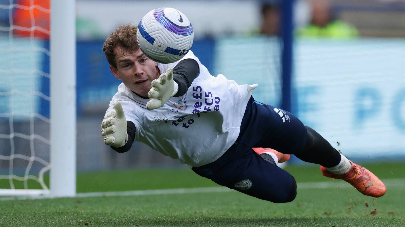Leicester hold talks over £30,000-p/w Hermansen replacement