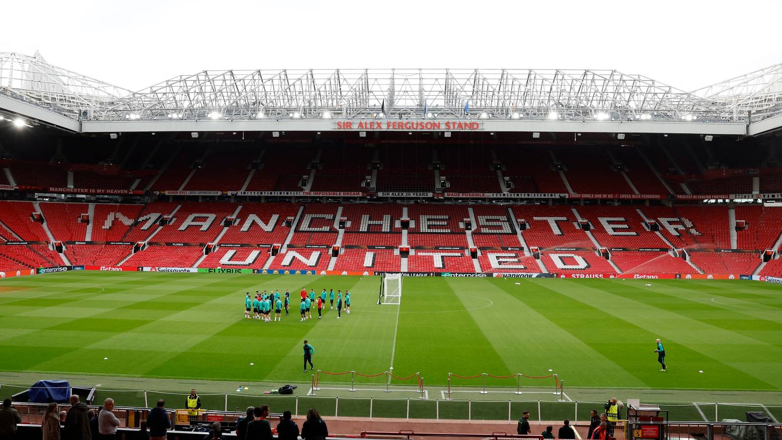 Simone Inzaghi responds as Man United offer him £288k-per-week contract