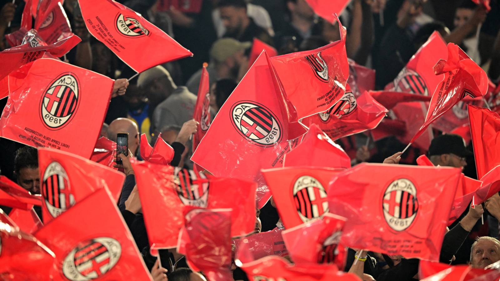 AC Milan now moving to sign £50k-a-week Crystal Palace star open on exit