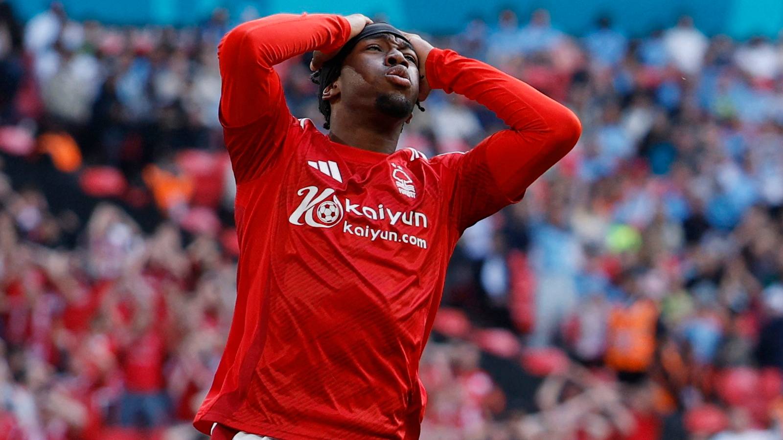 Nottingham Forest now enter talks to sign "insane" £30m Elanga replacement