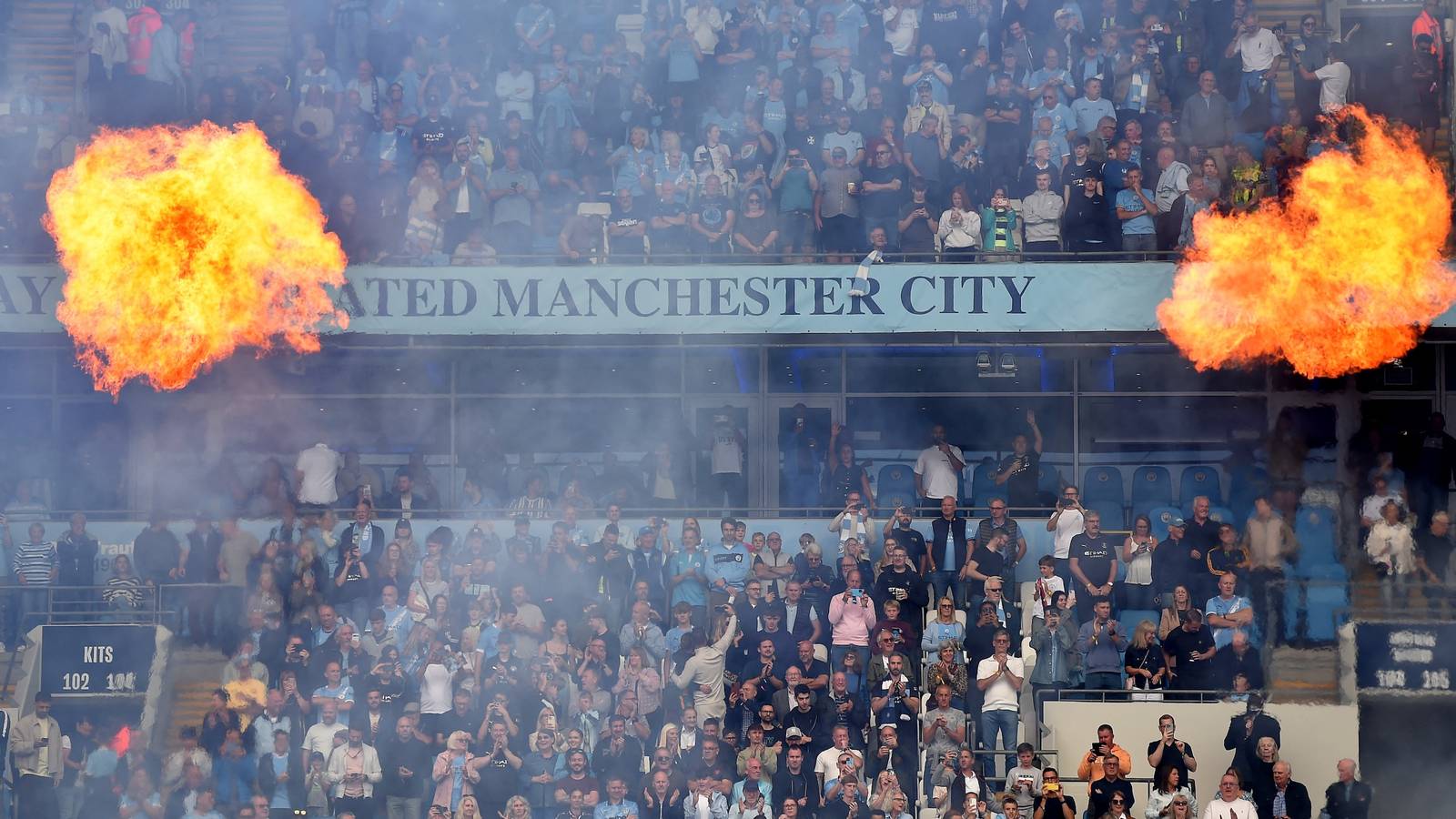 Man City could bid for £276k-p/w star who called the Etihad "incredible"