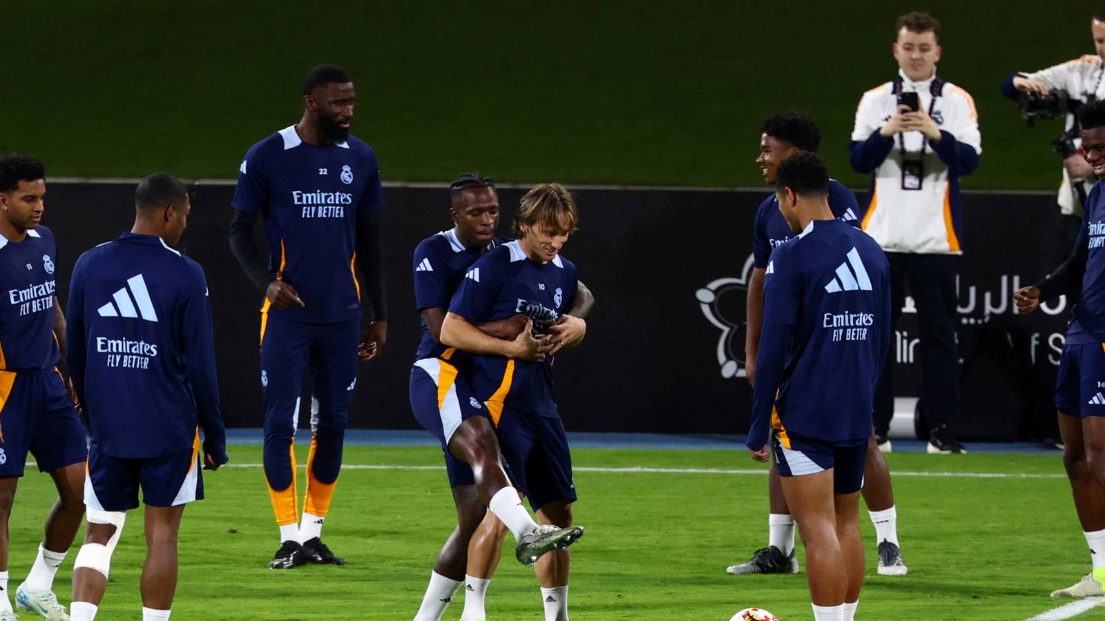 Man City plan to submit record £130m offer to sign Ballon d'Or nominee