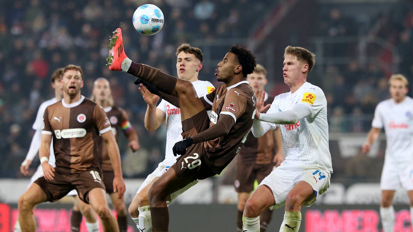 Romano: Southampton now open talks to sign "physically strong" £4m striker