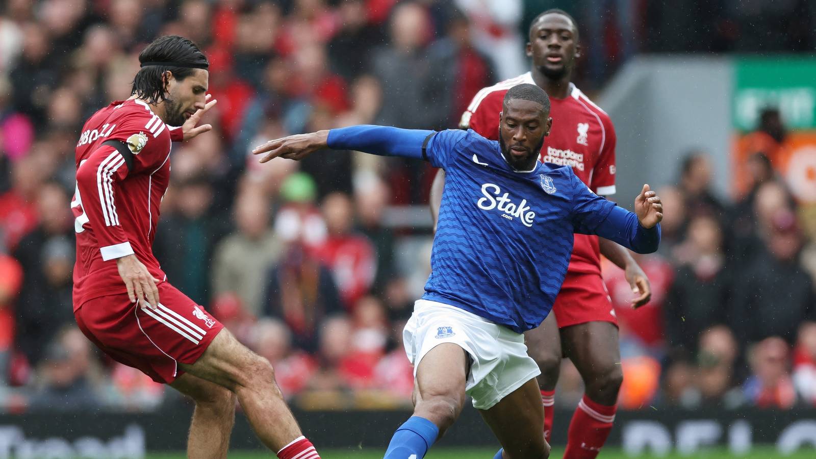 Forget Beto & Barry: Moyes must unleash "dynamite" Everton star in new role